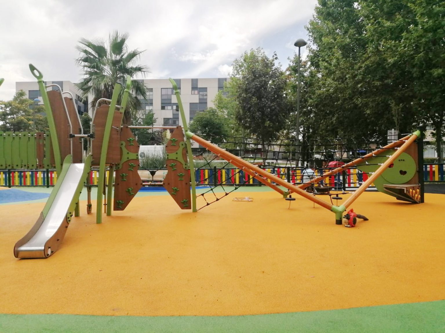 Getafe invierte 3.700.000 euros en modernizar los parques infantiles y ...