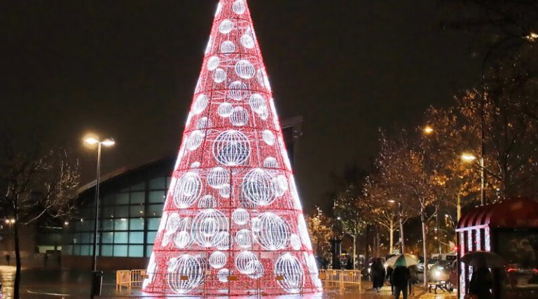 Getafe enciende 1,3 millones de luces y 24 figuras gigantes esta ...